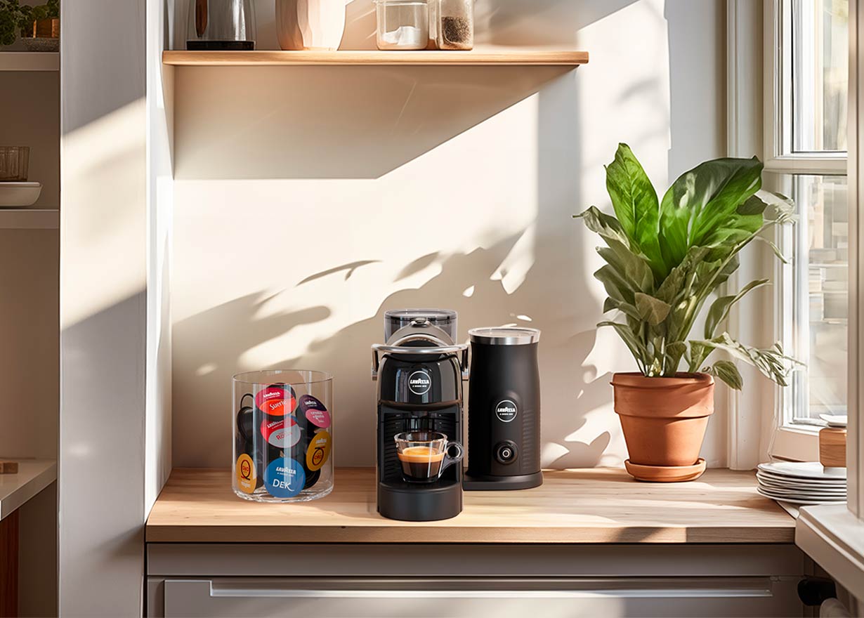 Jolie & Milk Evo - Espresso Coffee Machine with Milk Frother | Lavazza